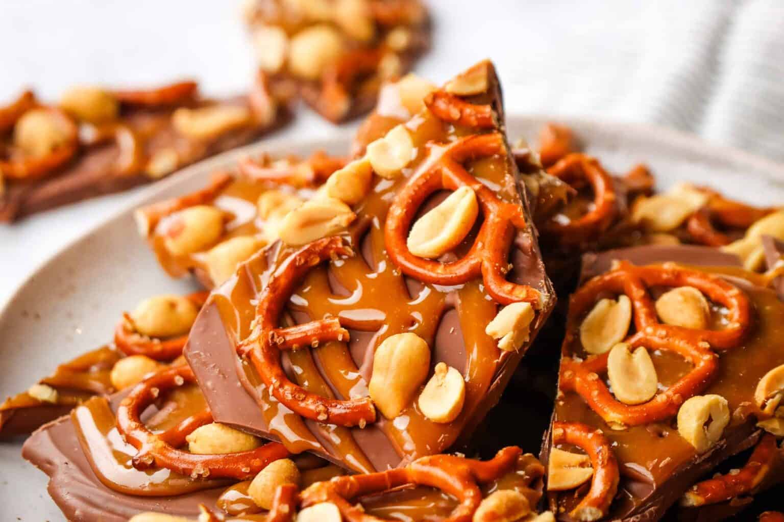 21 Easy Snack Ideas for a Cozy Halloween Movie Marathon