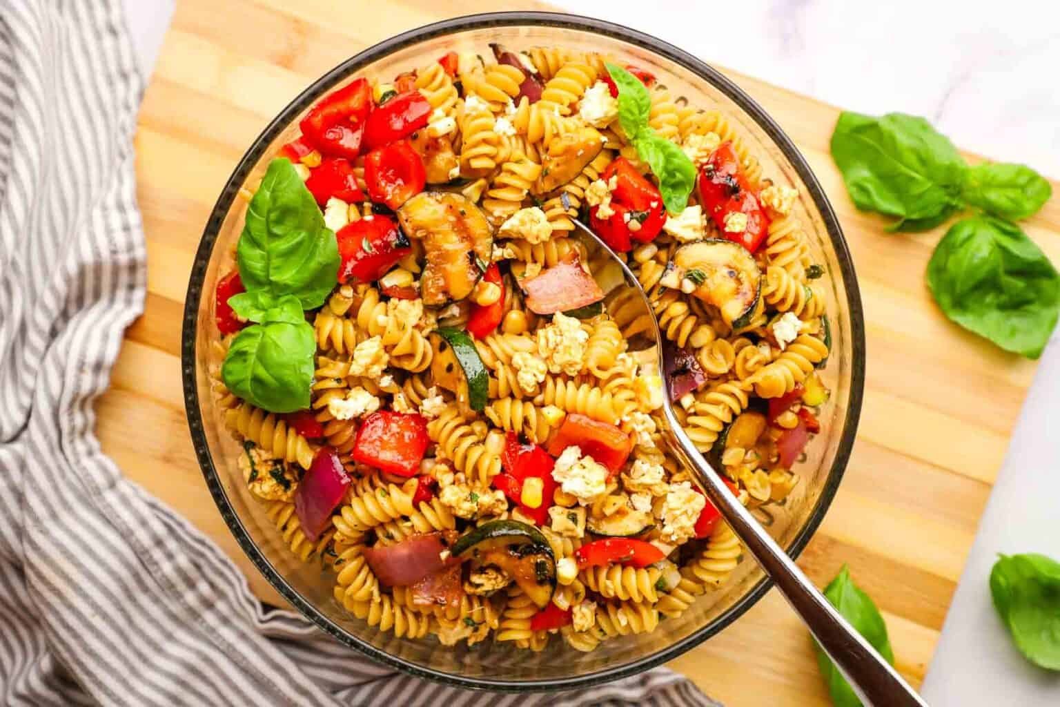 10 Meatless Salads You'll Love Making This Summer